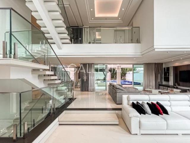 Casa em condomínio mobiliada, 5 suítes, piscina e cinema no Jardim das Américas!