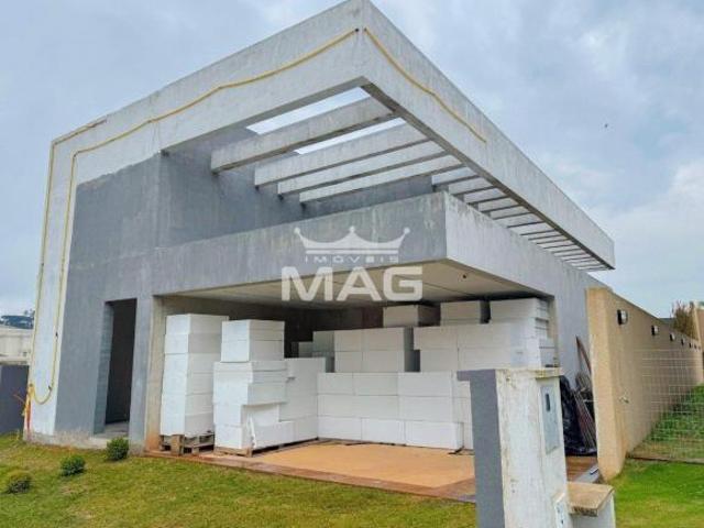 Casa em condomínio mobiliada