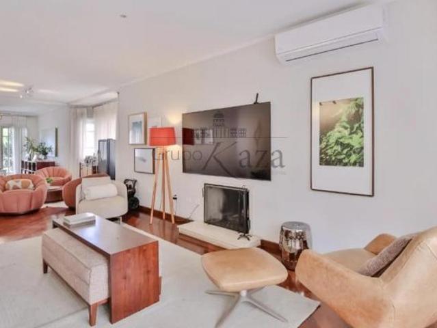 Casa em Condomínio Morumbi 5 Dormitórios 463m²