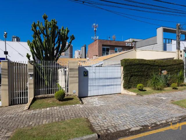 Casa em Condomínio Mercês 268m²
