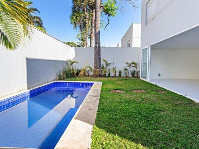 Casa em condomínio, nova, no privativo bairro da Granja Julieta, 4 suítes/ 4vagas, piscina