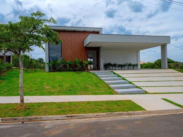 casa em condomínio no Condomínio Saint Charbel em Aracoiaba da Serra SP: 3 quartos, 3 suítes, 3 sala