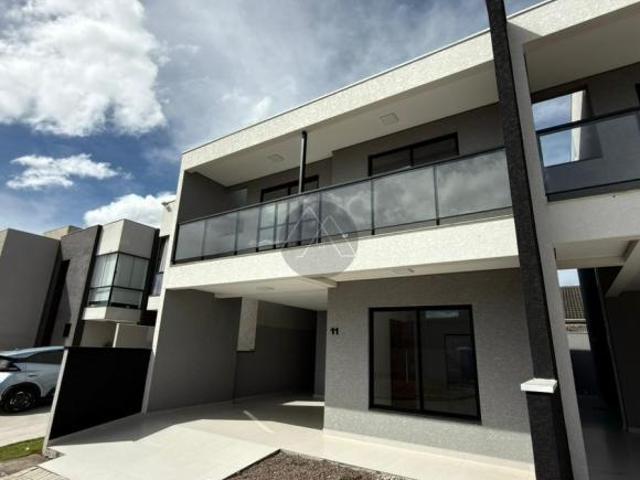 Casa em Condomínio no Costeira – Amplo Quintal e Suíte Master