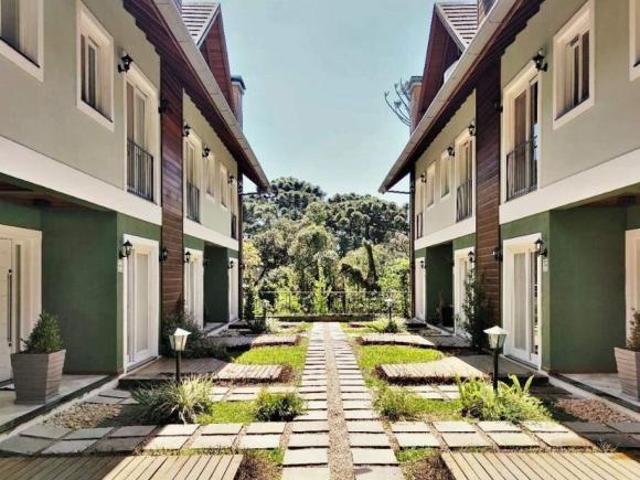 CASA EM CONDOMÍNIO NO CENTRO DE GRAMADO