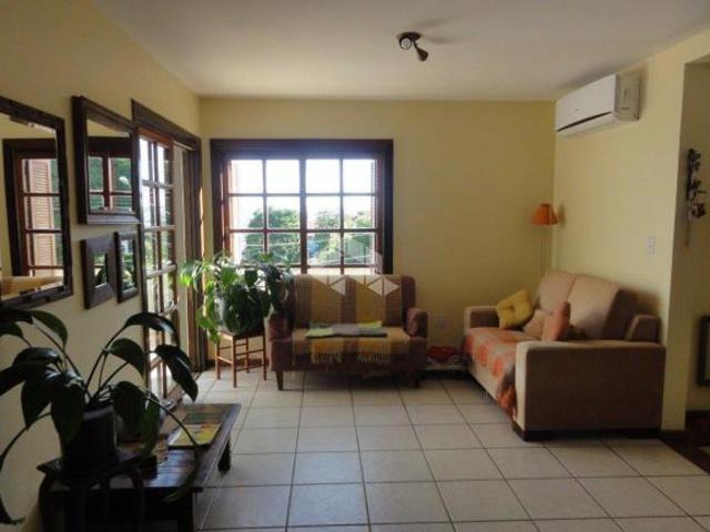 Casa em condomínio no Cristal 3 dormitórios/suíte