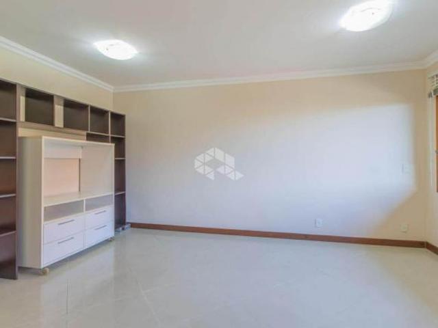 Casa em condomínio no Bairro Cristal, em Porto Alegre