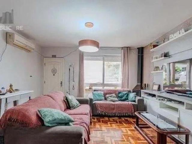 Casa em condomínio no bairro Santo Antômnio de 4 dormitórios e 2 vagas