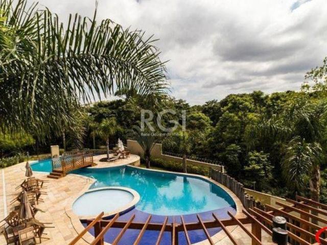Casa em condomínio no bairro Teresópolis