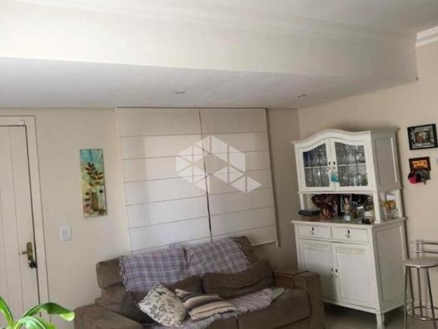 Casa em condomínio no Bairro Tristeza