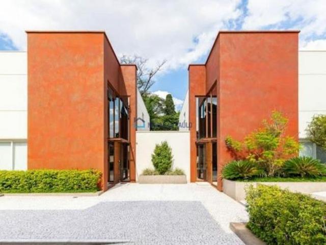 Casa em condomínio no Brooklin, com 680m², 4 dormitórios, todas suítes
