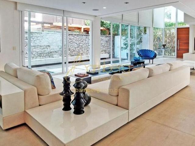 Casa em condomínio, no Brooklin Paulista, com 4 suítes e lazer completo