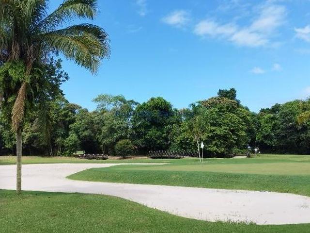 Casa em Condominio no Golf Club Riviera