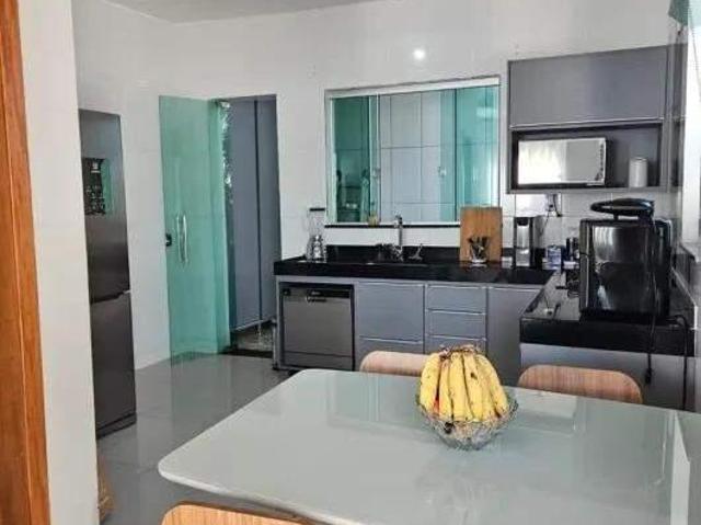 Casa em condomínio no Granja Ouro Branco