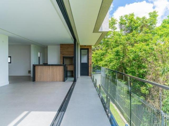 Casa em Condominio no Green Village Park, 03 Suítes, 08 Vagas, Santa Felicidade, Curitiba
