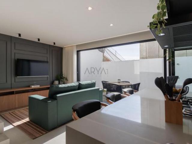 Casa em condomínio no Guabirotuba ARYA1
