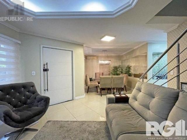 Casa em condomínio no Ecoville com amplo pátio