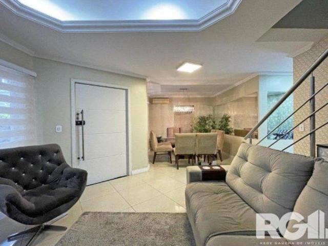 Casa em condomínio no Ecoville com amplo pátio