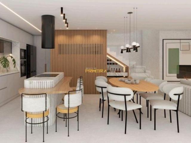 Casa em condomínio no Hauer