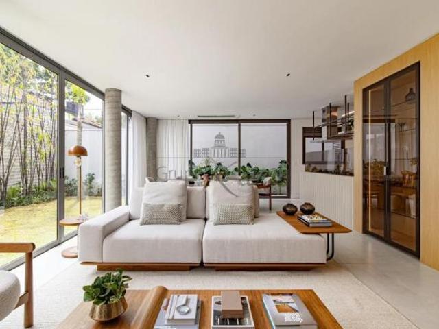 Casa em Condomínio no Jardim Europa Próxima ao Pinheiros e Hebraica 488m² com Rooftop