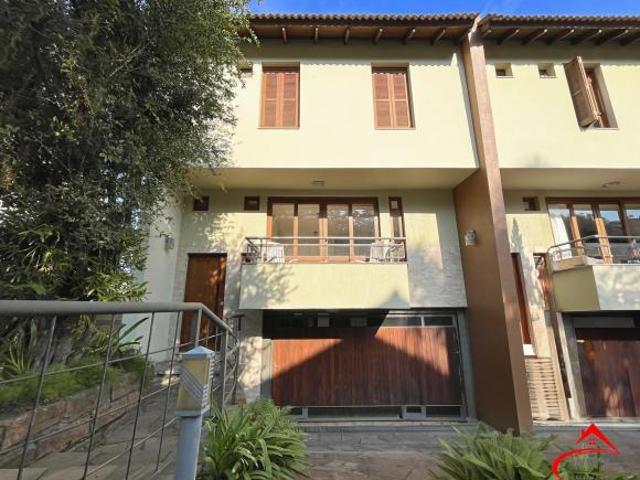 Casa em Condomínio no Jardim Isabel com 270m², 3 dormitórios, 4 vagas