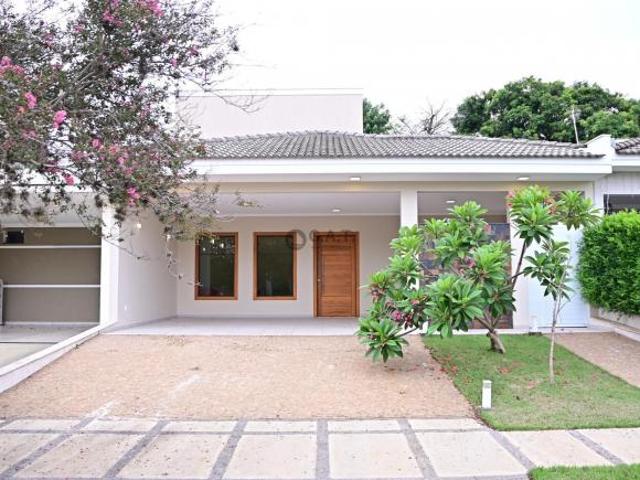 Casa em condomínio no Jd Garret em Araçoiaba da Serra SP: 3 quartos, 3 suítes, 2 salas, 3 banheiros