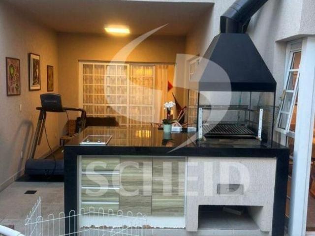 Casa em Condomínio no Jd Prudência 4 suites, 5 vagas, quintal, lareira