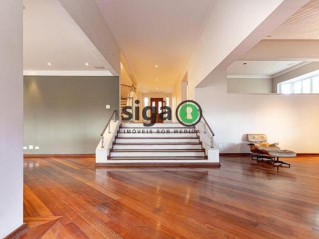 Casa em Condomínio no Morumbi 754m². 4 suítes, 2 vagas á Venda!