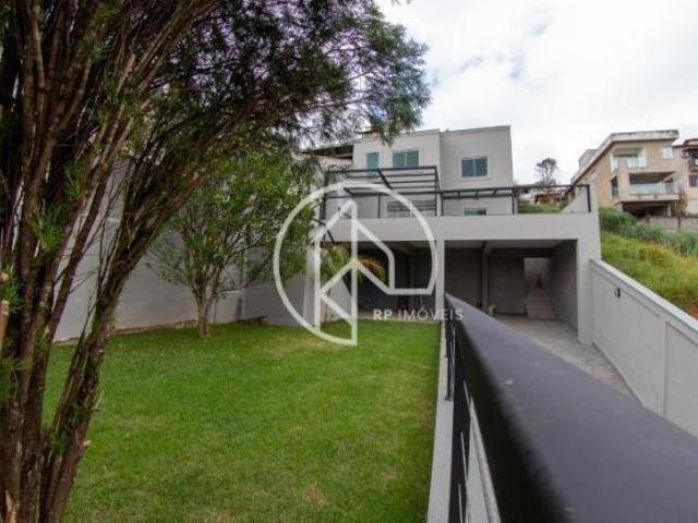 Casa em Condomínio no São Pedro: 3 Quartos, 2 Suítes, 202,02m², Juiz de Fora MG. Venha Conferir!