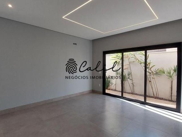Casa em Condomínio no San Marco com 3 suítes e 247 m² de construção