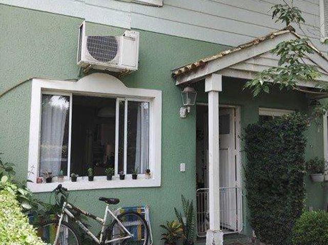 Casa em condomínio no Sarandi de 2d vaga e infra