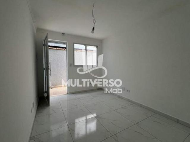 Casa em condomínio no Sítio do Campo com 2 dormitórios e quintal privativo