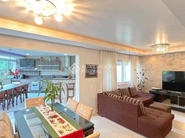 Casa em Condomínio no Teresópolis