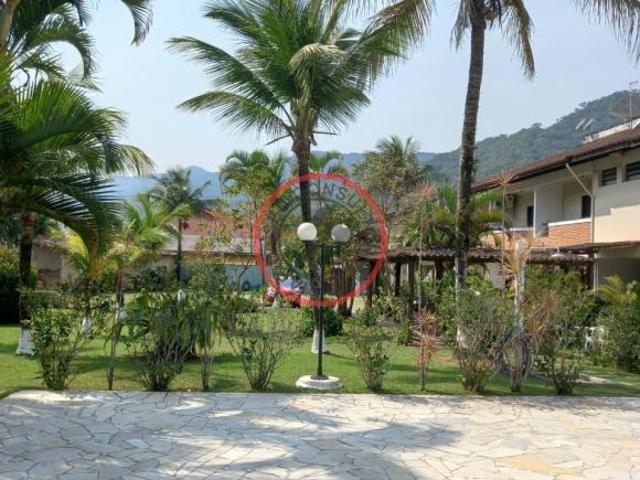 CASA EM CONDOMINIO NO TERREO, 2 DUAS SUITES,SALA E COZINHA EM CONCEITO ABERTO, AREA DE SERVIÇO E