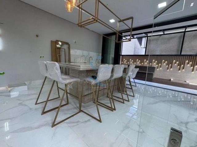 Casa em condomínio no Umbará