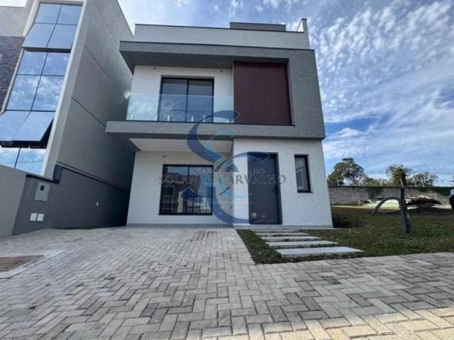 Casa em condomínio no Umbará