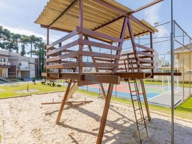 Casa em condomínio no Umbará