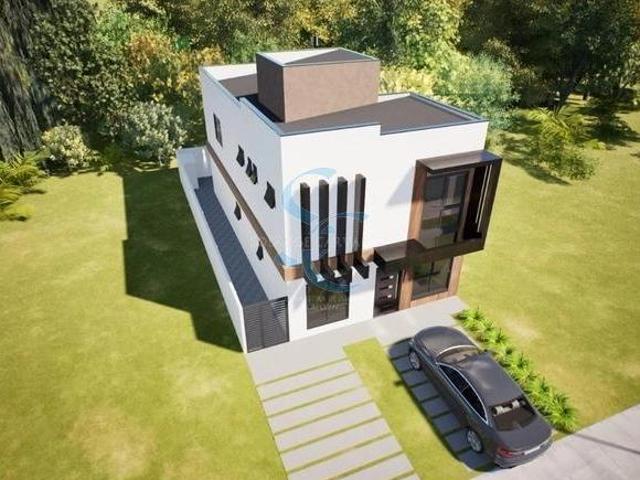 Casa em condomínio no Umbará