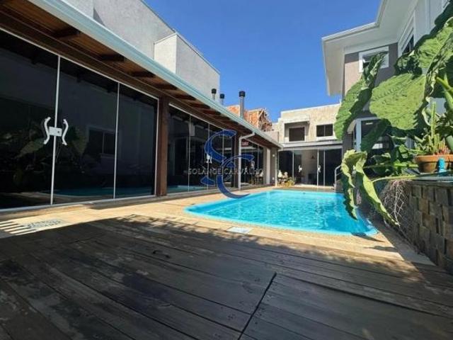 Casa em condomínio no Umbará