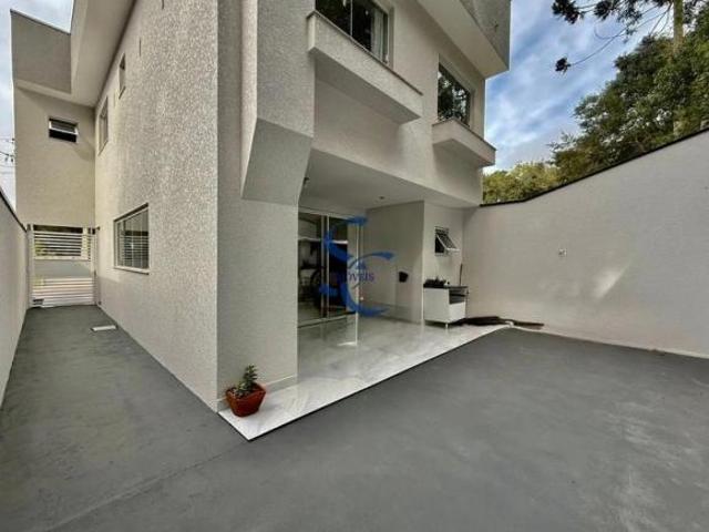 Casa em condomínio no Umbará