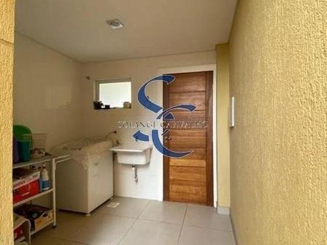 Casa em condomínio no Umbará