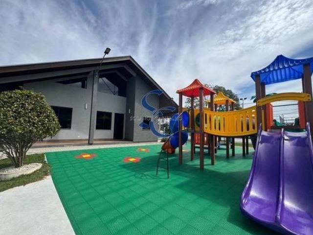 Casa em condomínio no Umbará