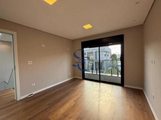 Casa em condomínio no Umbará