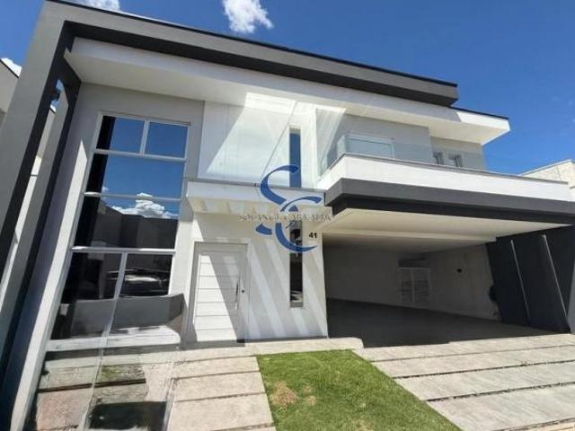 Casa em condomínio no Umbará
