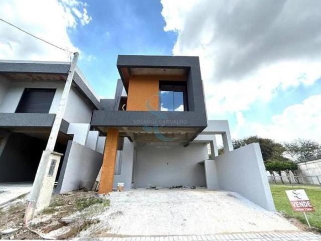 Casa em condomínio no Umbará