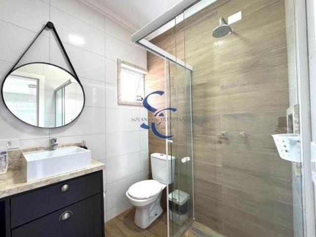 Casa em condomínio no Umbará