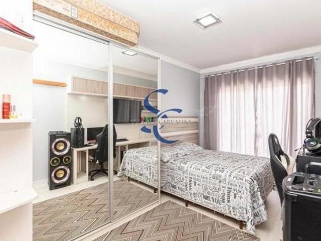 Casa em condomínio no Umbará