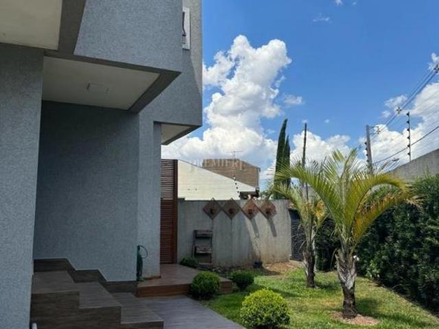 Casa em Condomínio no Xaxim | 3 Suítes | Garagem n