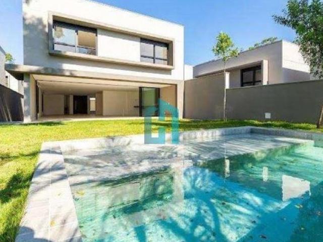 Casa em condomínio na Chácara Santo Antônio