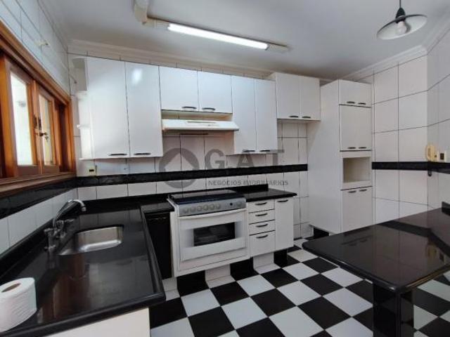 Casa em Condomínio na Granja Olga I: 3 quartos, 1 suíte, 3 salas, 4 banheiros, 4 vagas, 303m² Soro