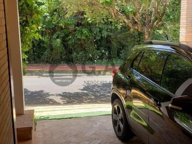 Casa em condomínio na Granja Olga, Sorocaba SP: 4 quartos, 2 suítes, 2 salas, 2 banheiros, 4 vagas